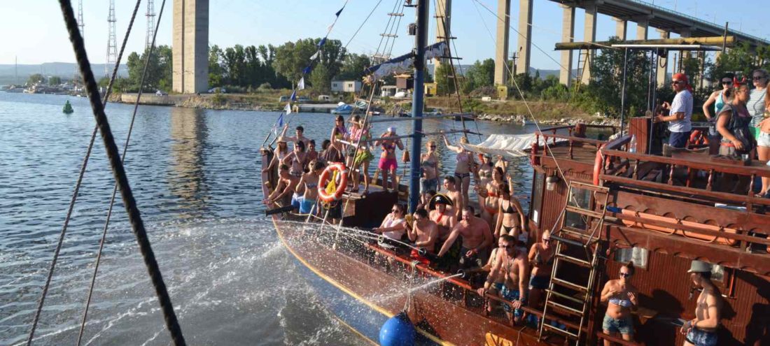 Party Boat Sun & Fun - Tours 4 You